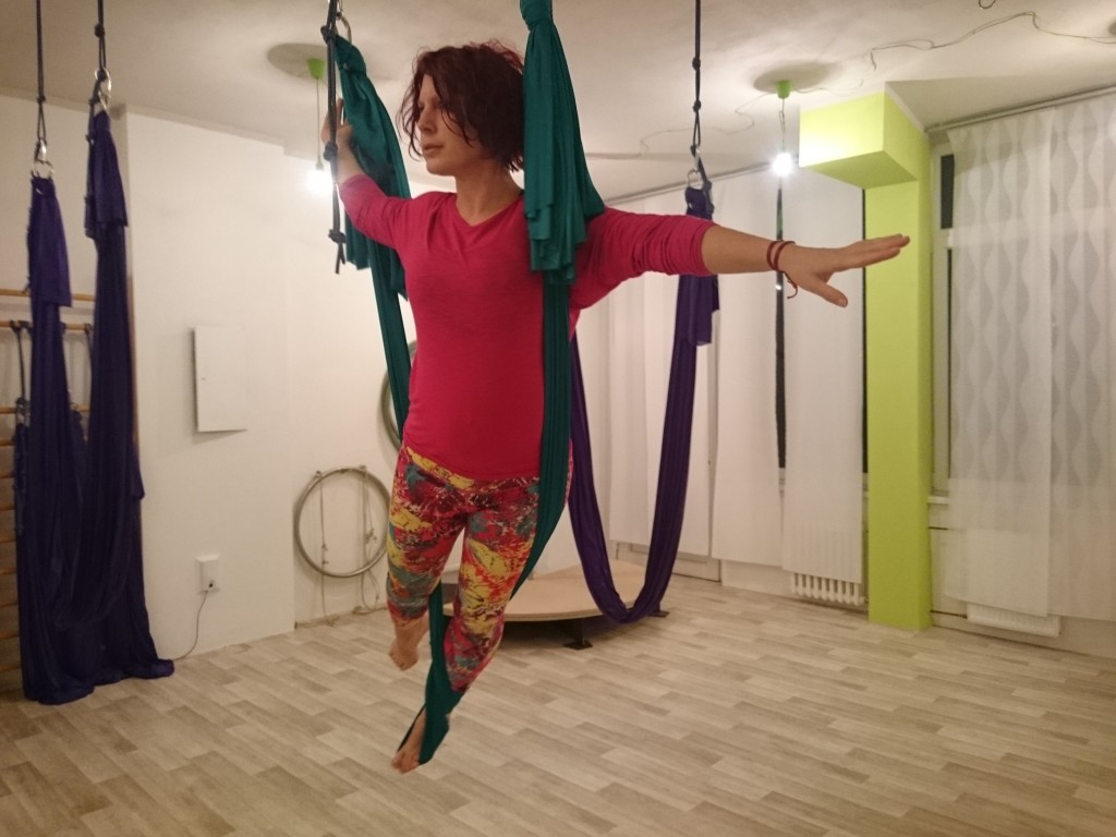 Fly jóga, nevšední cvičení vám pomůže protáhnout a posílit tělo ...
